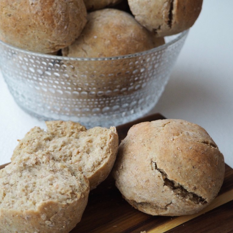 Simple Oat Buns – The Deliciously Vegan